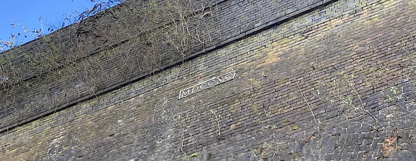 Visit Summit Bridge in Smethwick - Discover its history & architecture