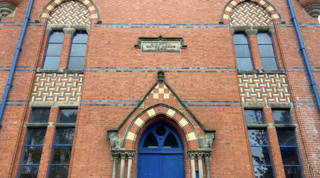 Visit The Bratch Pumping Station - Discover its history & architecture