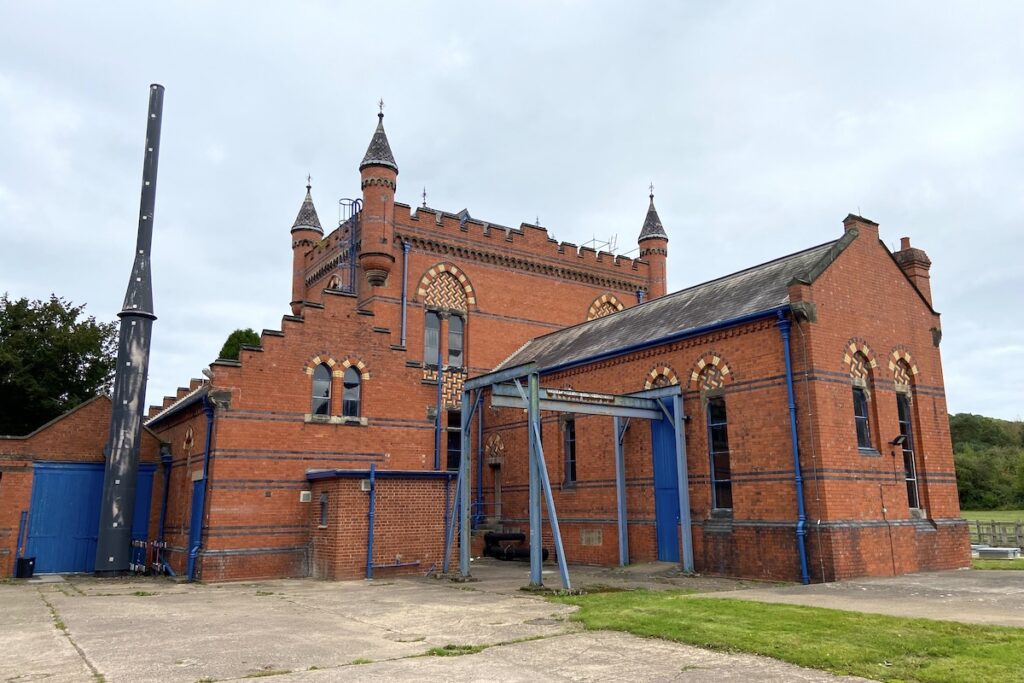 Visit The Bratch Pumping Station - Discover its history & architecture
